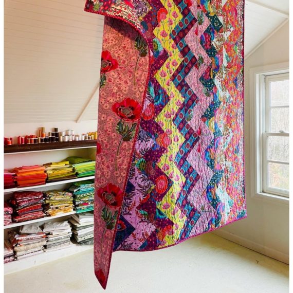 Crossover Quilt Pattern by Anna Maria Horner - Petting Fabric