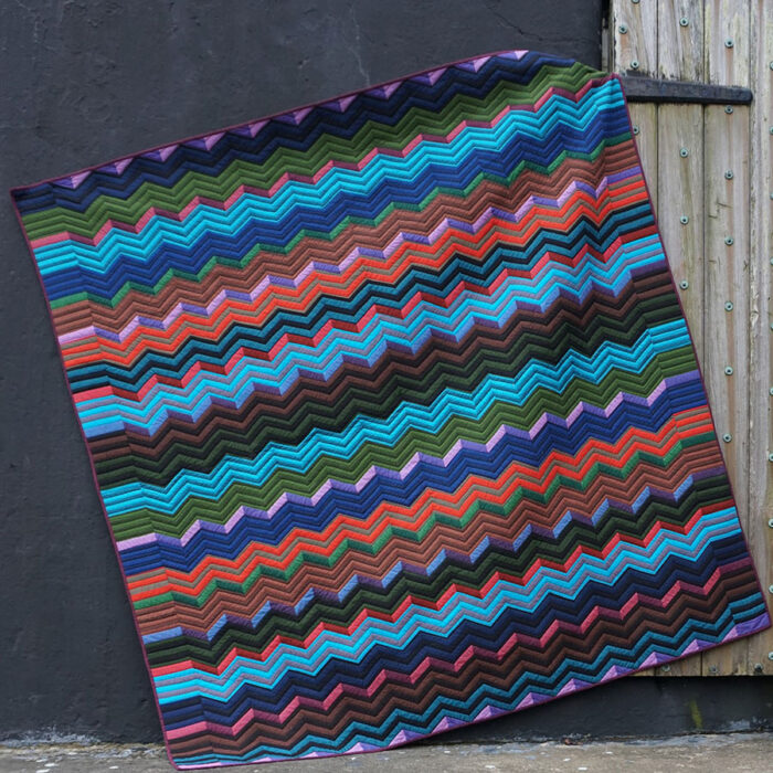 Rosita Zigzag Dark Quilt Pattern - Petting Fabric
